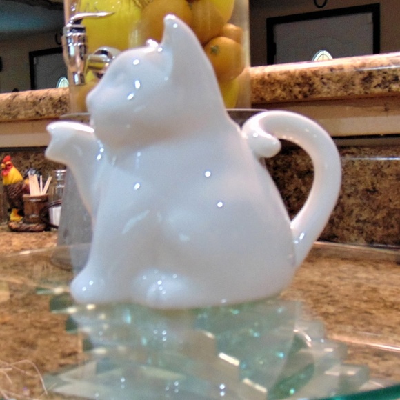 HIC Japan | Dining | White Ceramic Creamer Hic Japan | Poshmark